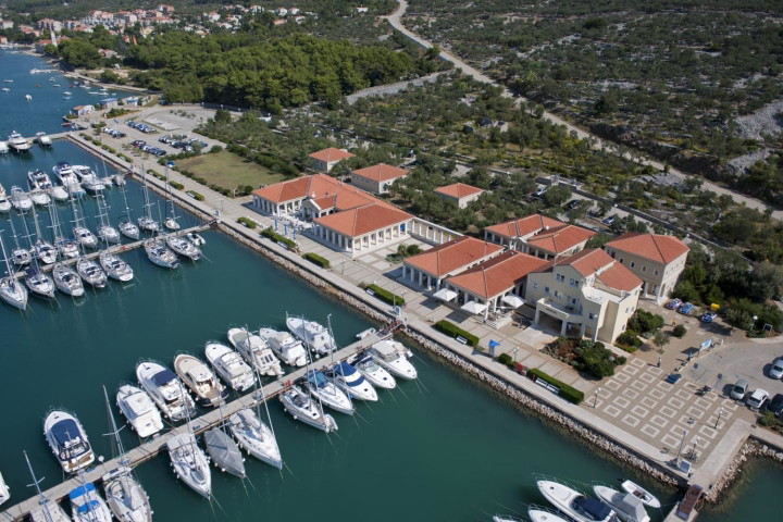 Apartment Aci Marina Cres - Cres