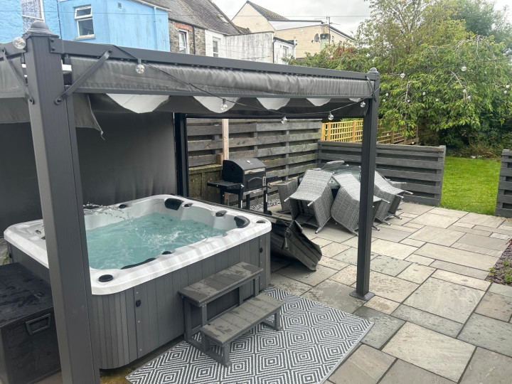 Modern Cottage With Hot Tub - Kirkcudbright