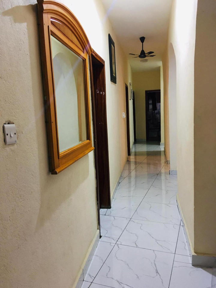 Jabah-b Hotel - Freetown