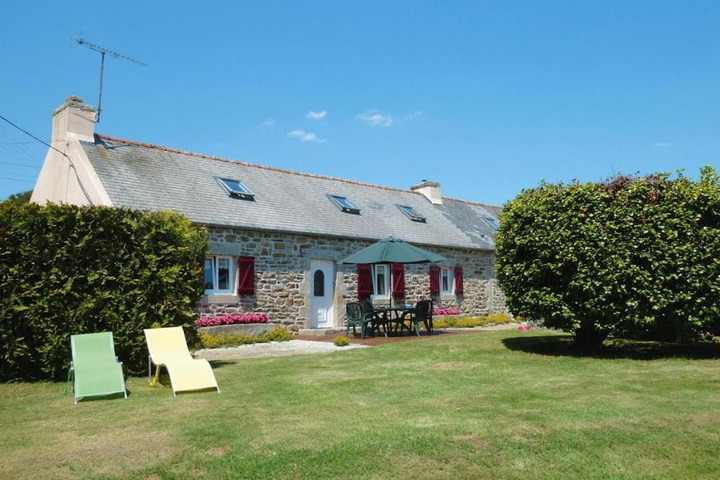 Holiday Home In Plogonnec Near Sandy Beaches - Quimper