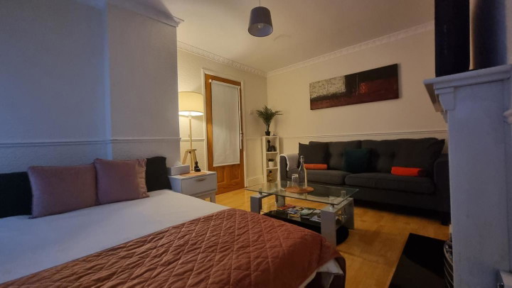 B&r Place - 