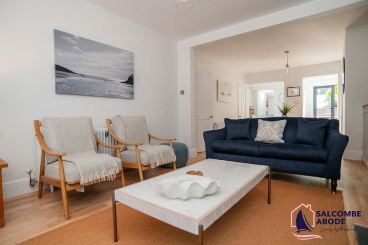 Stylish Coastal 3 Bed Haven - Close To Town - Kingsbridge