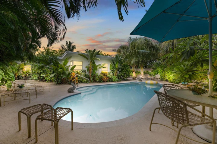 Pool, Grill, Bikes, Pool, Walk To Rybovich - Palm Beach, FL