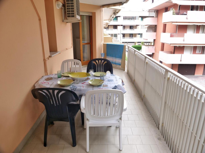 Magnoliaalmare-beachfront With Spacious Terrace - Grado