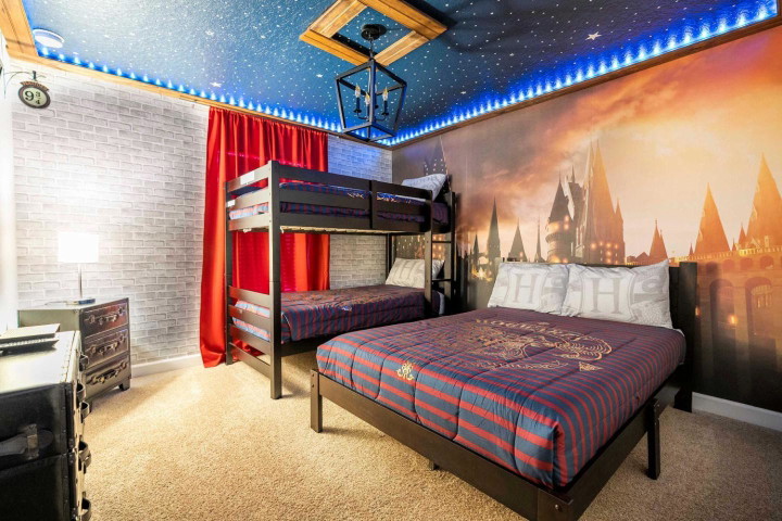Great Home Mickey & Harry Potter Beds Top Spot - Orlando