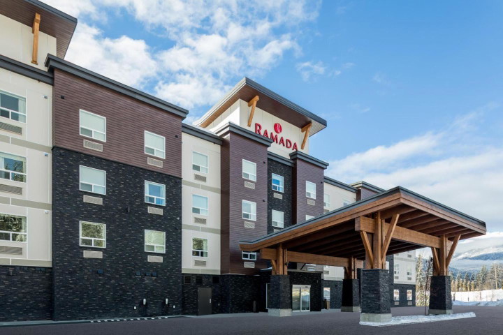 Ramada By Wyndham Revelstoke - Revelstoke