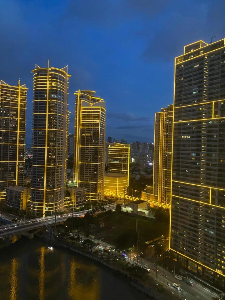 Amira Luxury At Novotel Suites Manila Near Makati And Bgc - Manila