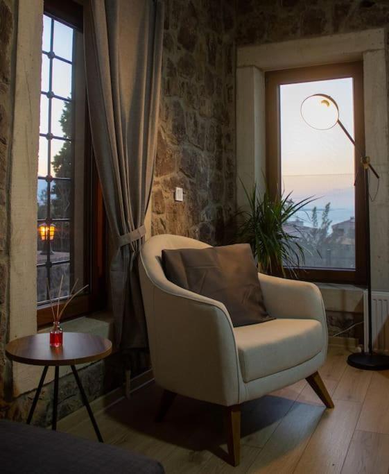 Stone Studio With Beautiful View In Heart Of İZmir - İzmir