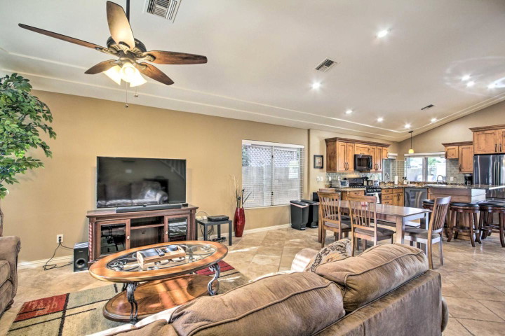 Pool, Hot Tub & Golf Course View: Glendale Oasis! - Sun City