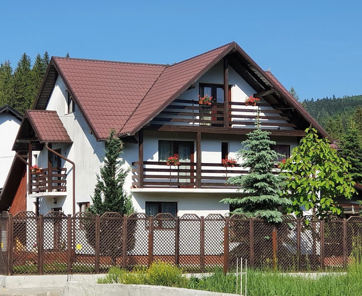 Vila Flora îN Gura Humorului - Mănăstirea Humorului