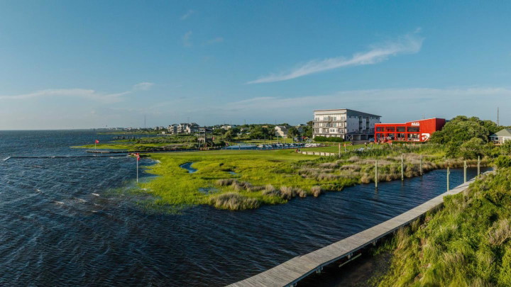 Lighthouse - 3-bedroom, 3-bathroom Suite At Real Watersports - Outer Banks, NC