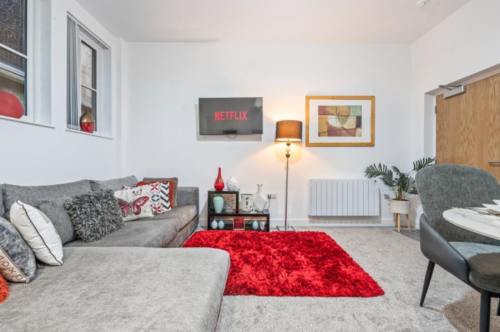 Pleasant And Snuggly Modern 2-floored Town Centre Apartment - Hull