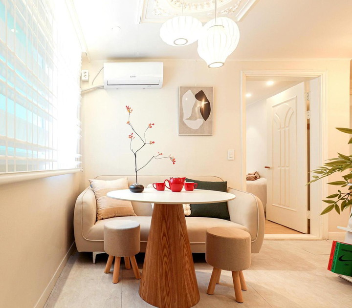 Hongdae#hongik Univ Station 9 Min Walk#airport Railroad Access#free Parking#free Netflix#free Wifi#luggage Storage#washer And Dryer - Seoul
