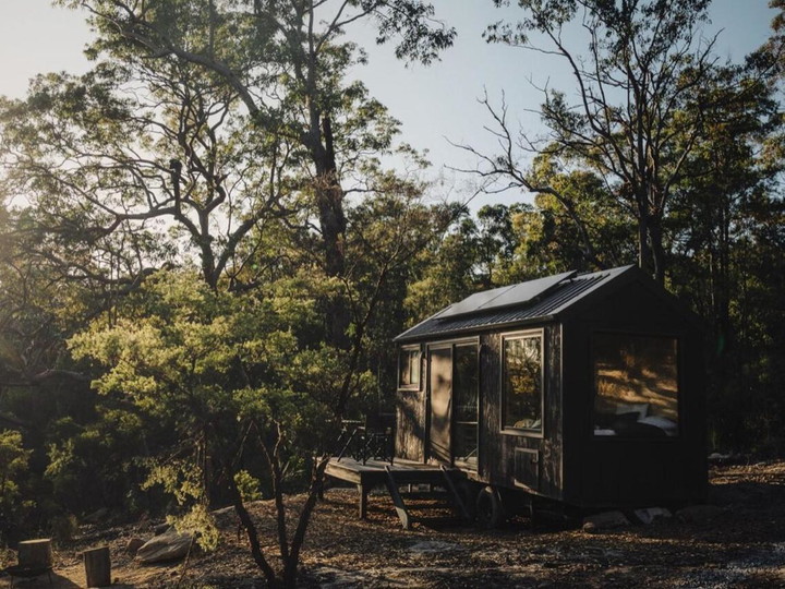 Off-grid Cabin Nestled Into Bush With Creek Access - Kaia - Springwood