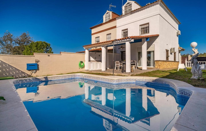 Schönes Haus Mit 3 Schlafzimmern In - Sevilla