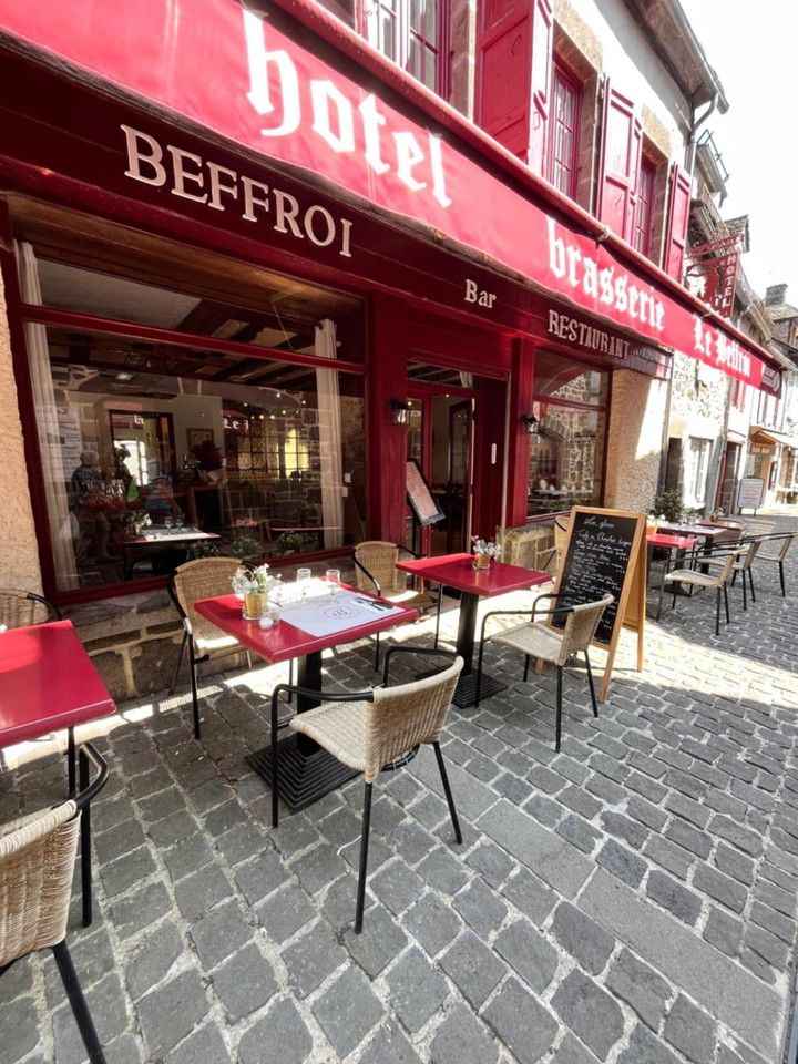 Hôtel Restaurant Le Beffroi - Cantal