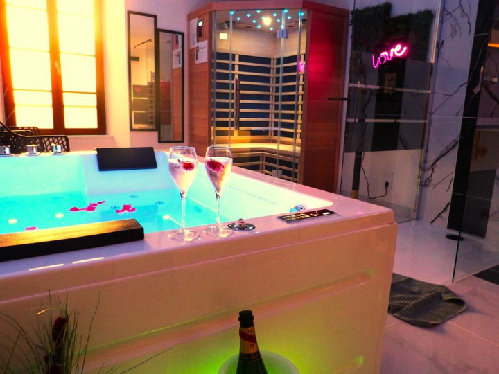 Le Triplex Romantique Balneo Duo Et Sauna - Caen