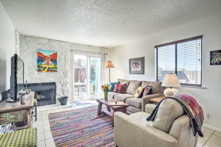 Mountain-view Albuquerque Townhome W/ Patio! - Albuquerque