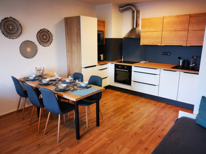 Kavi Apartments #3, Top City View! - Pilsen