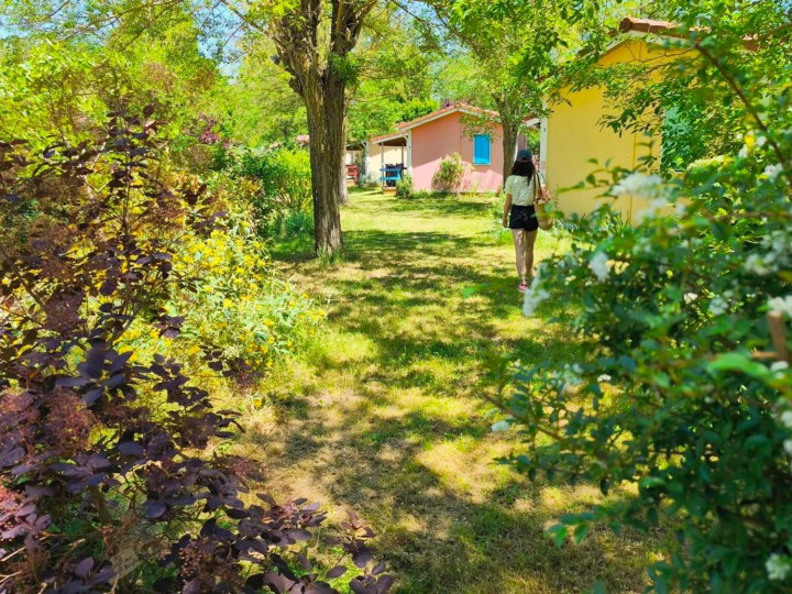 Chalet 2 Pers. Avec Terrasse à Montlaur - Aveyron