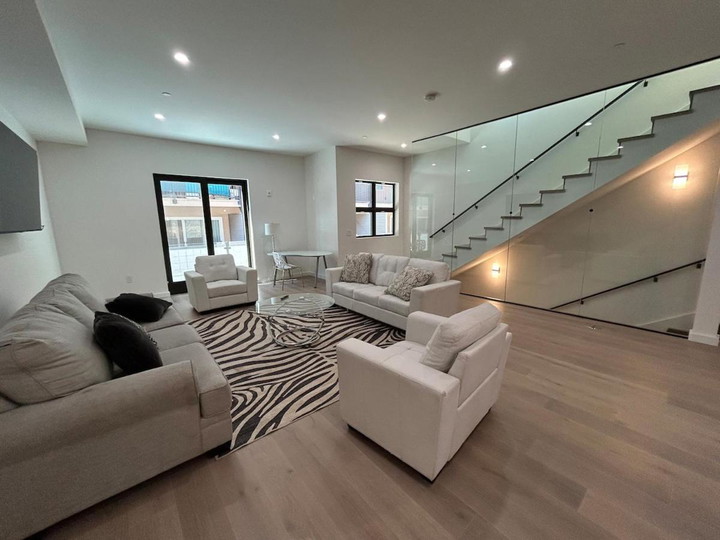 906 Brand New Townhome Sleeps 10 - San Carlos, CA