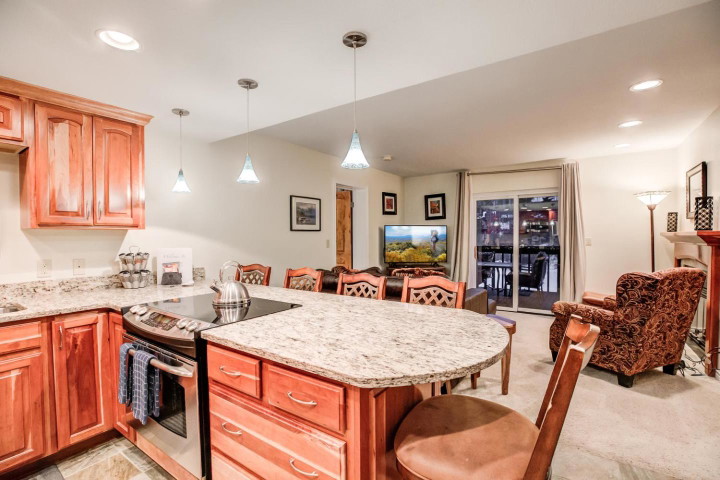 Mountainside Pineview Condo: Cozy Frisco Retreat - Summit County, CO