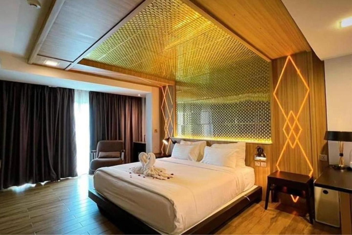 Holatel Hotel Phitsanulok - Thajsko