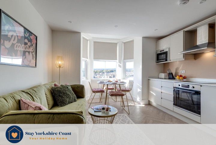 Bright North Bay Apartment Cricket Ground Views - Scarborough
