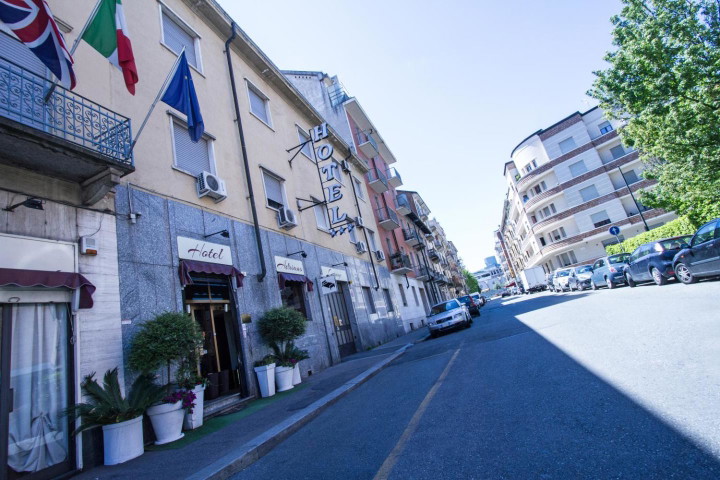 Hotel Adriano - Moncalieri