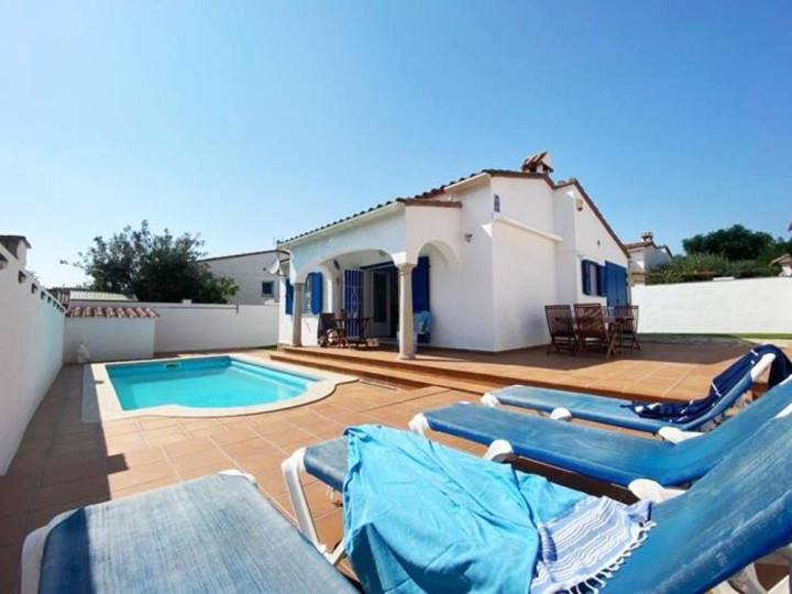 Maison Avec Piscine Privée, 2 Chambres, Cheminée, Jardin Et Garage à Torroella De Montgrí - L'Escala