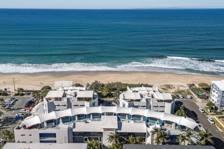 Rolling Surf Resort - Caloundra