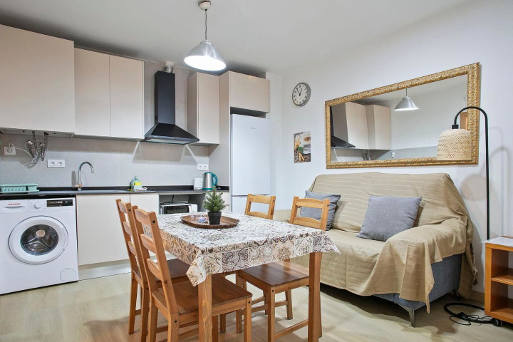Beautiful Apartment In Las Ramblas Barcelona 6pax - Barcelona