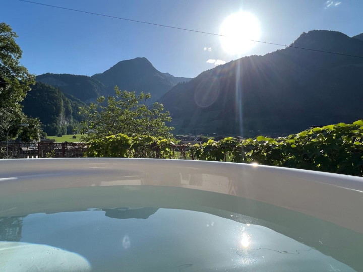 Romantic Private Superior Swiss Chalet With Hottub - Meiringen