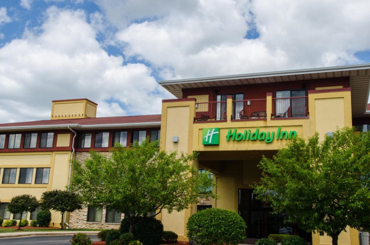 Holiday Inn Hotel Pewaukee-milwaukee West By Ihg - Brookfield, WI