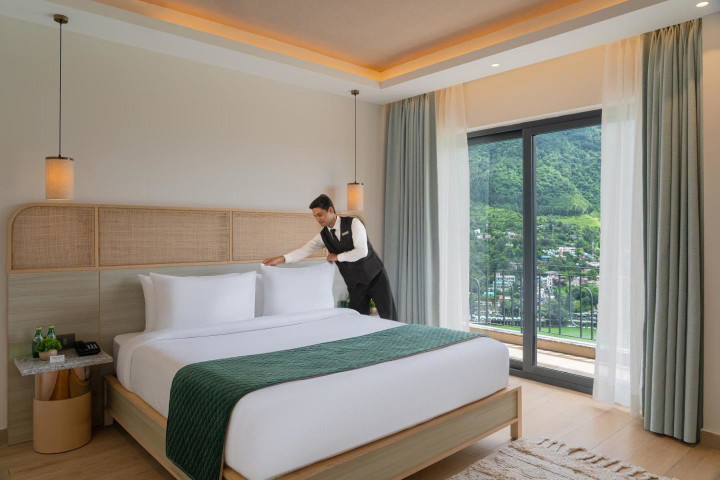 Rosewood Retreat Bhimtal - Luxury Lake View Resort On Bhimtal Lake - Uttarakhand