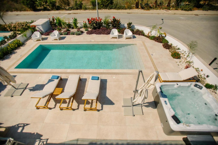 Nadine Sea Side Villas - Larnaca