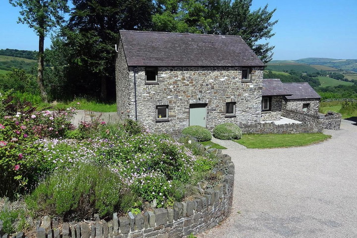 Granary Cottage With Hot Tub On Organic Farmland - Aberaeron