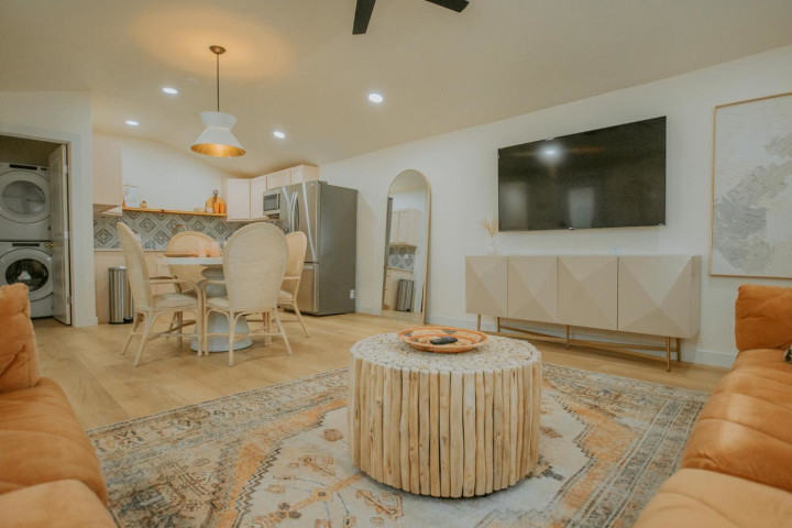 East Downtown Desert Chic Casita-private Hot Tub-close To Downtown-pet Friendly! - Albuquerque, NM