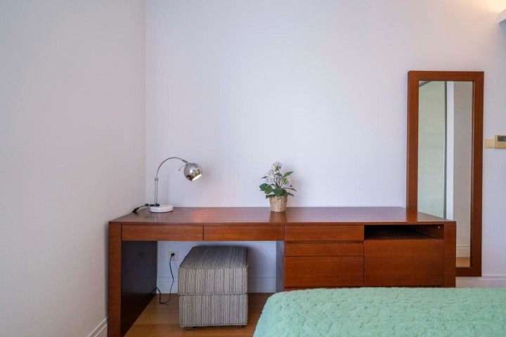 Spacious 2br Apartment Xujiahui Center Close To Metro - Shanghai