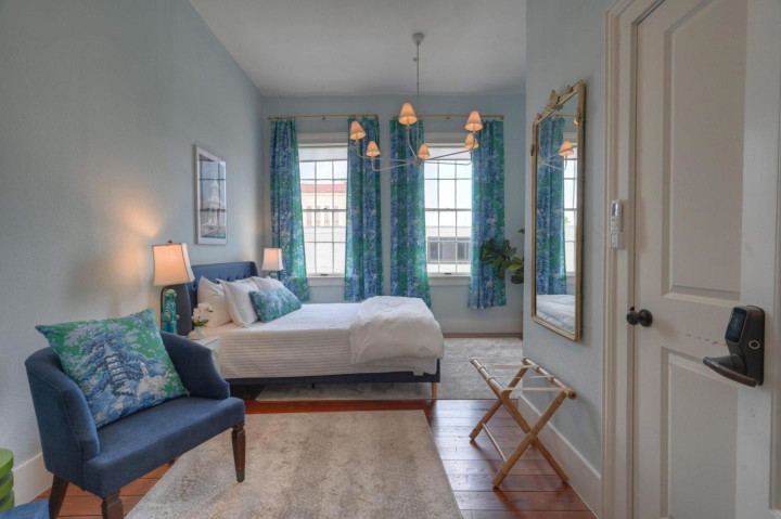 Sugars Inn Room 4 Historic Nola Charm In Downtown Galveston - Bolivar Peninsula, TX