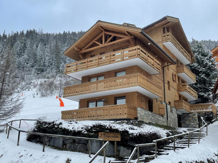 Meribel Centre La Chaudanne, Real Ski In And Out Right On Main Central Slopes, 3 Bedrooms 2 Bathrooms, Newly Renovated, Chalet L'épervière - Méribel