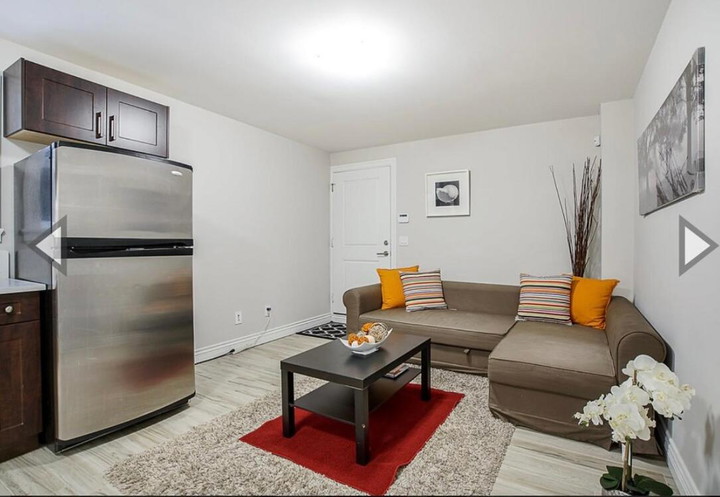 Comfortable 1 Bedroom Basement Suite - 新西敏