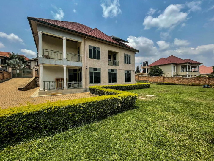 Captivating 7-bed House In Kigali Rwanda - Kigali