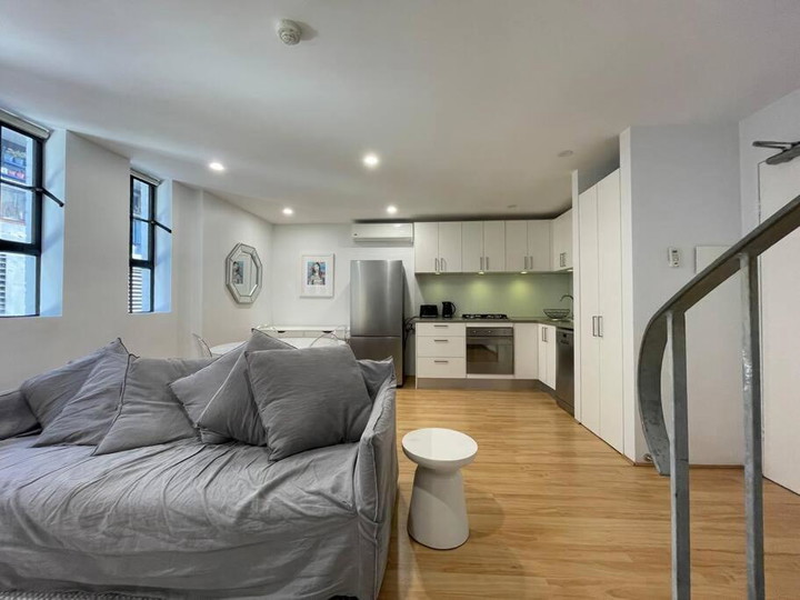 Modern 2 Bedroom Warehouse Conversion - Rosebery