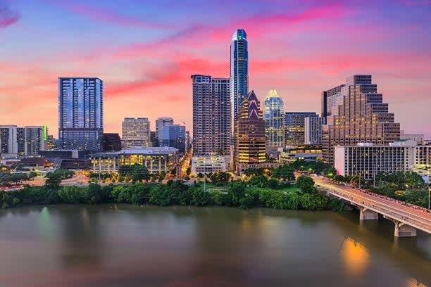 Superb Location Steps To Dt And Ut - Austin, TX