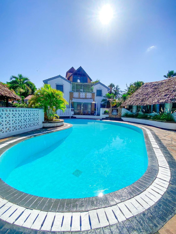 9 Bedroom Villa - Kenya