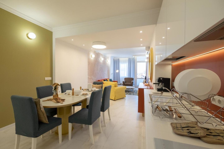 Vitosha Blvd 3-bedroom, 2-bathroom Lux Suite - Sofía