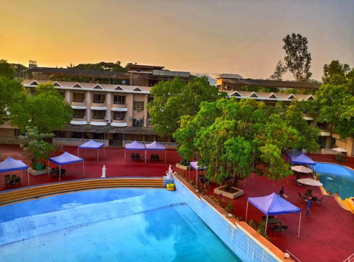 Solitaire Signature Resort - Maharashtra