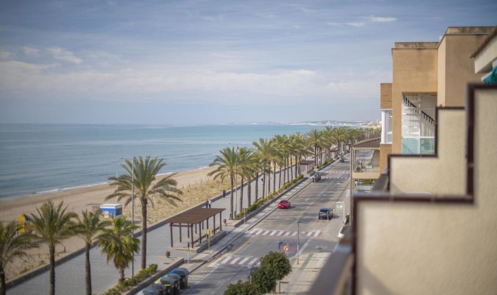 R143 Beachfront Apartment Dorianne - Segur de Calafell