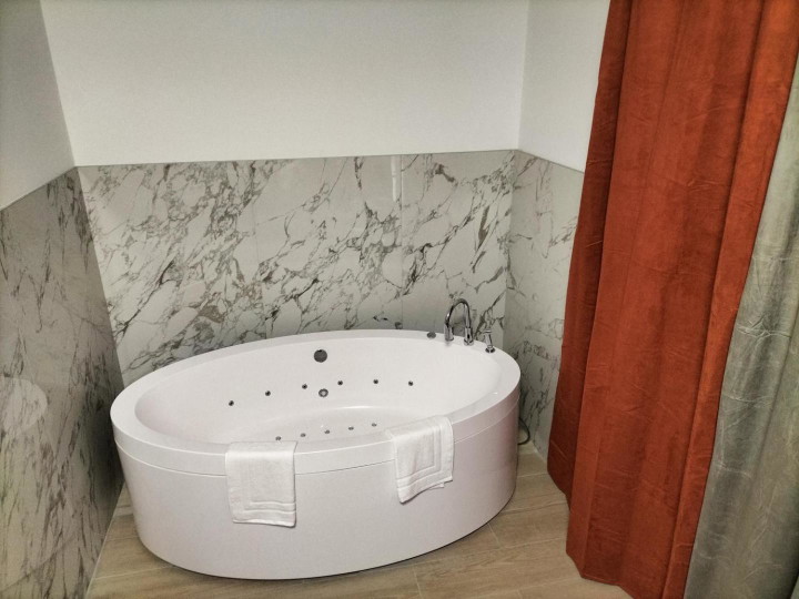 B&b Mary House Con Vasca Idromassaggio Jacuzzi Al Centro Di Salerno - Cetara
